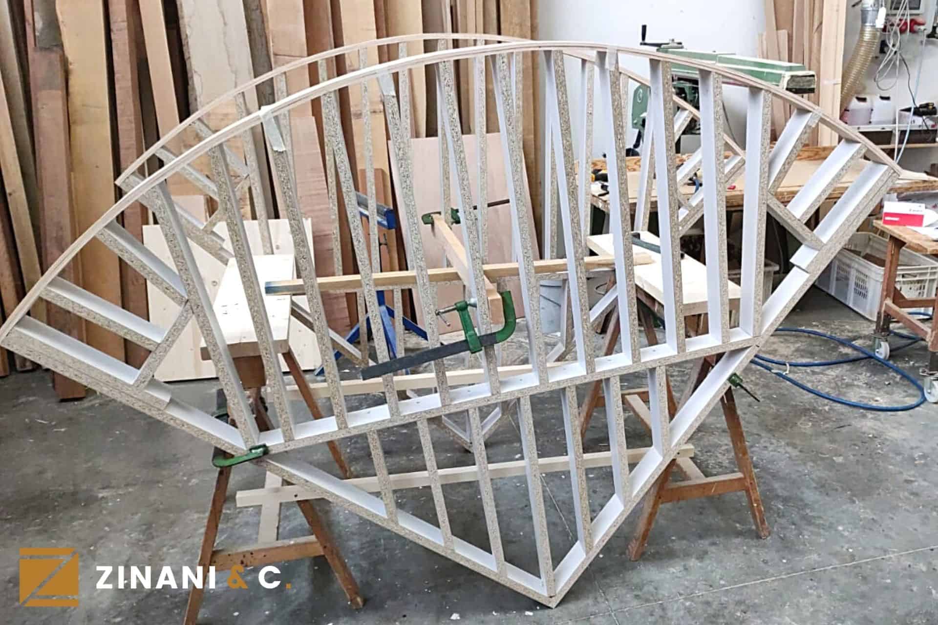 Pedana circolare in legno: attira l'osservatore al tuo stand espositivo